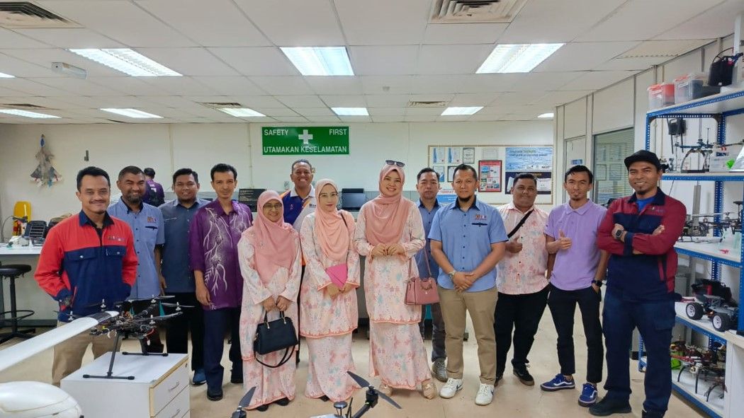 Technical Visit from Makerspace@EngLib - USM SCHOOL OF AEROSPACE ENGINEERING